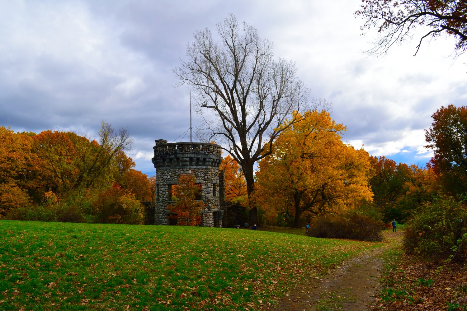 Groton’s Castle of Broken Dreams – Bancroft Castle on Gibbet Hill ...